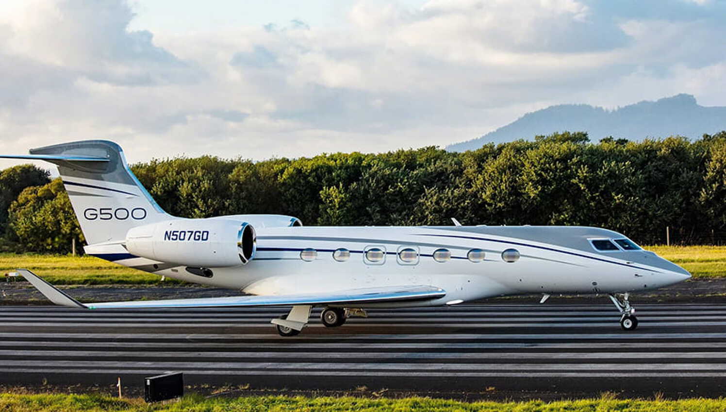 Gulfstream G500 charter: business private jet for rent