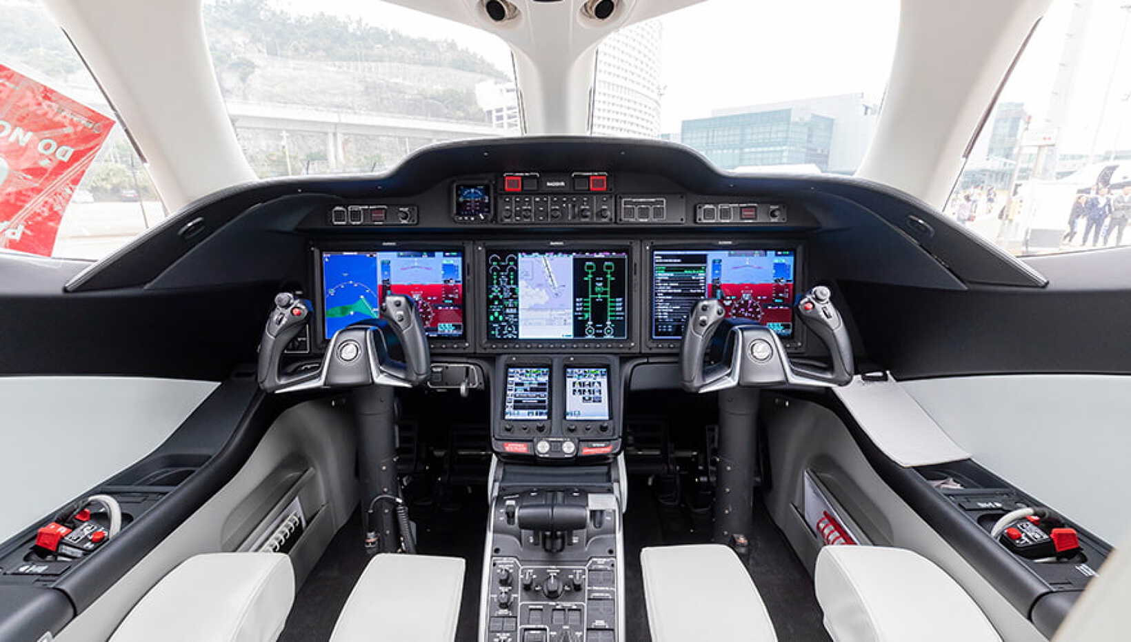 Charter a Honda HondaJet Very Light Jet