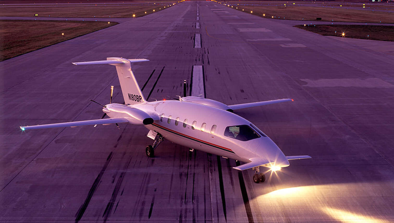 Piaggio P.180 Avanti: Business Private Jet Hire