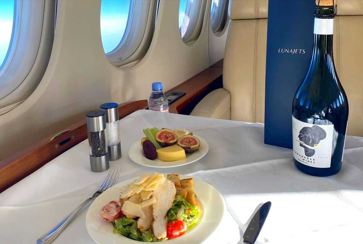 Un menú de catering para jets privados adaptado a sus necesidades