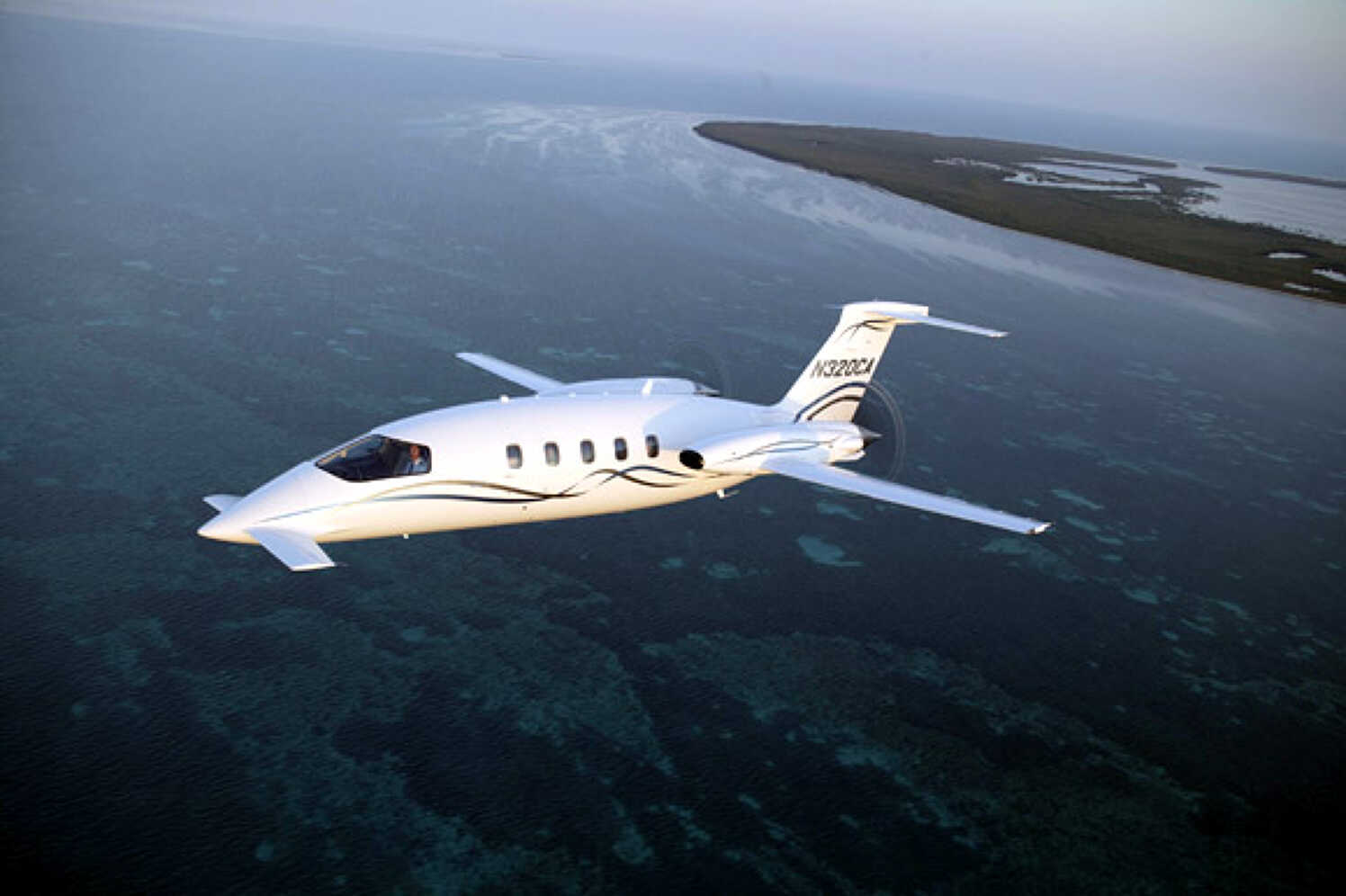 Piaggio P.180 Avanti: Business Private Jet Hire